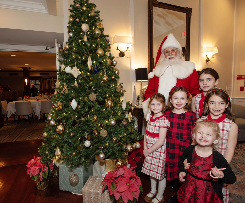 2023 Santa Brunch - The Redding Country Club