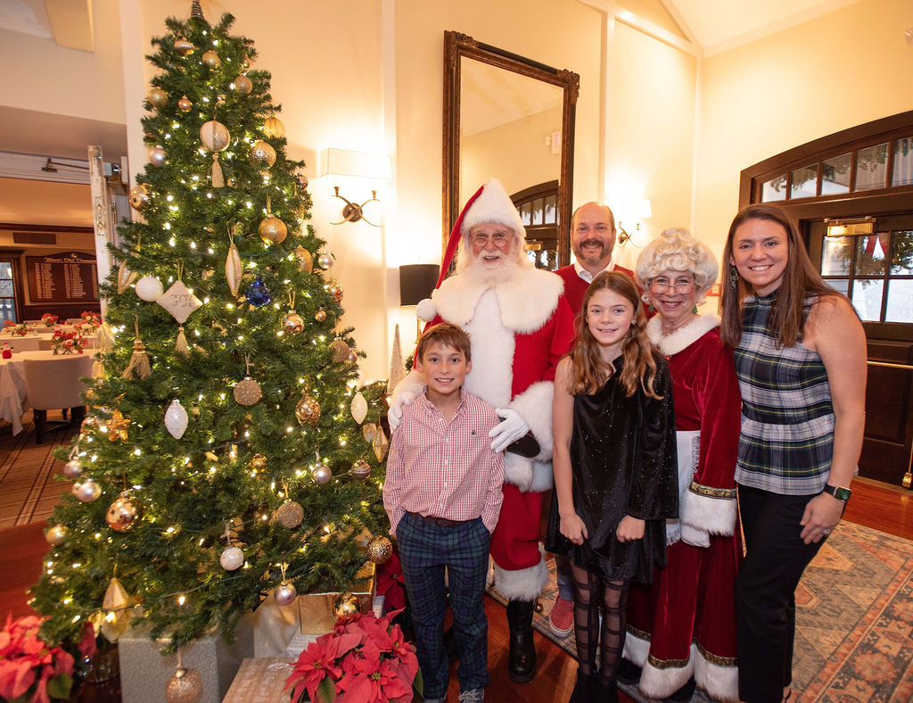 2023 Santa Brunch - The Redding Country Club