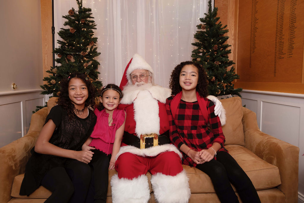2023 Santa Brunch - The Redding Country Club